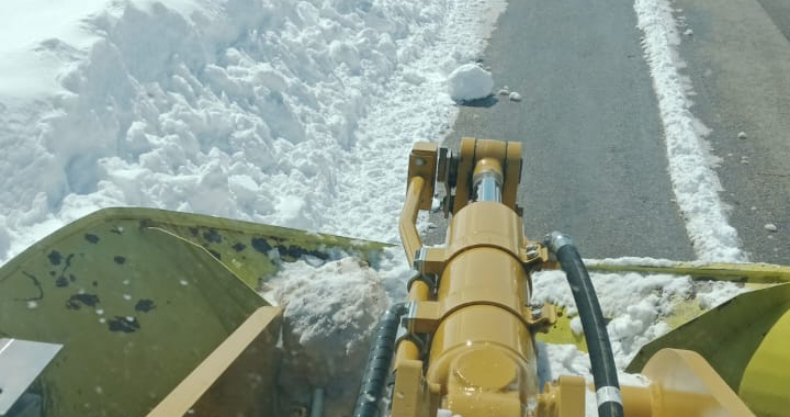 Ministry of Public Works clears snow and reopens roads, urges safe ...